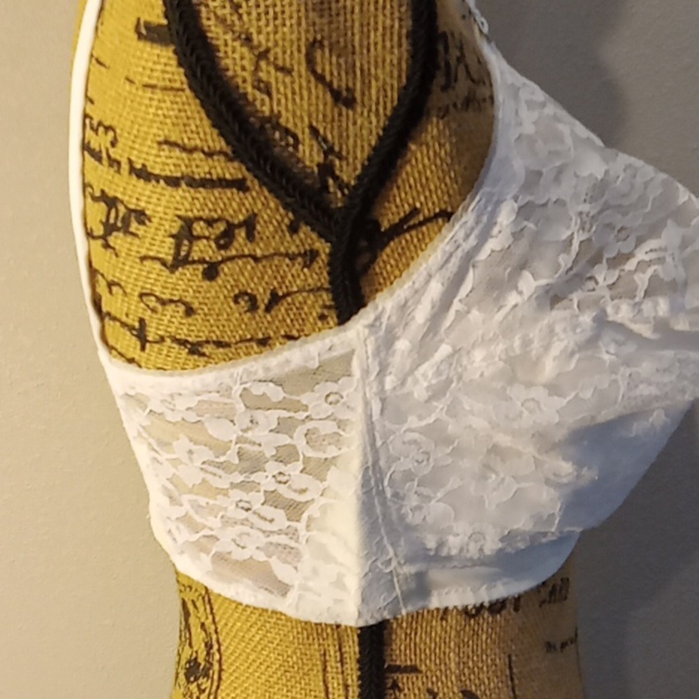 Vintage 1950's 1960's White Pinup Bullet Bra Pennyrich - Gem